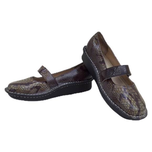 Alegria | Shoes | Alegria Feliz Comfort Mary Hane Shoes Snake Print ...